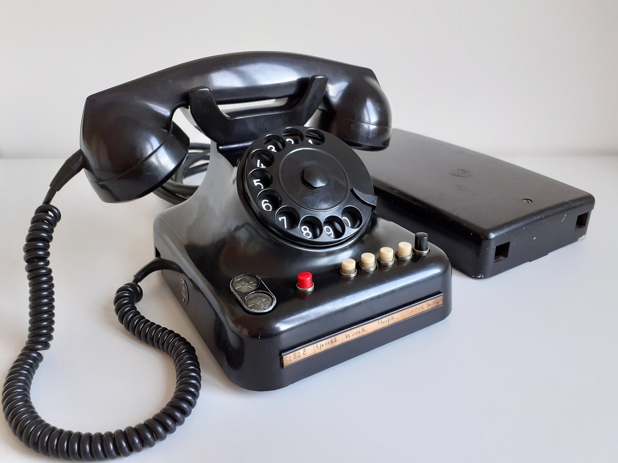Toestellen 1930-1960 – dutchtelephones
